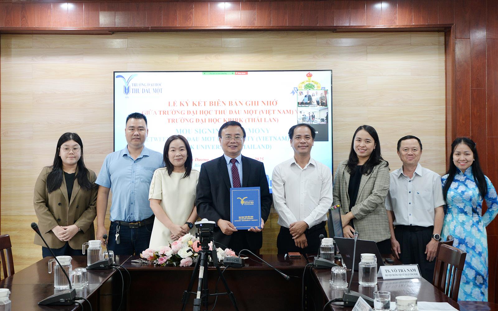 Trường Đại học Thủ Dầu Một ký kết hợp tác với trường Đại học Krirk ...