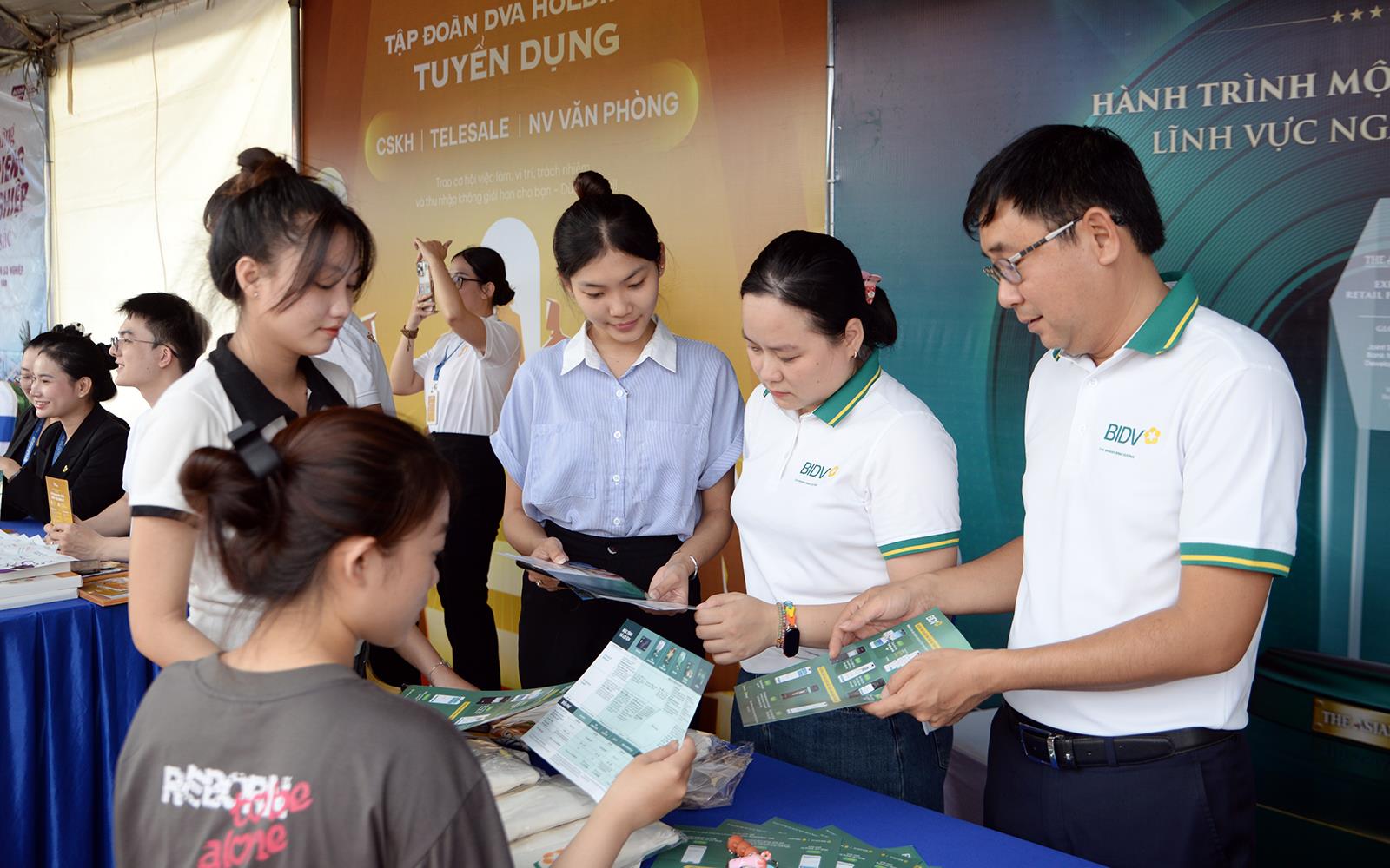 TDMU Job Fair 2025: Gần 2.000 cơ hội việc làm từ 56 doanh nghiệp dành ...